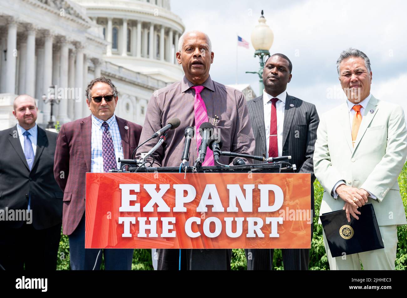 Hank Johnson (D-GA), représentant des États-Unis, s'exprimant lors d ...
