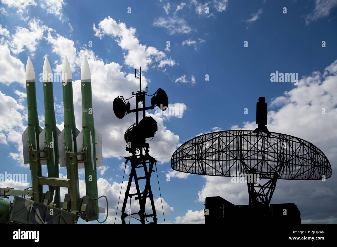 Radars de défense aérienne des systèmes antiaériens mobiles militaires ...