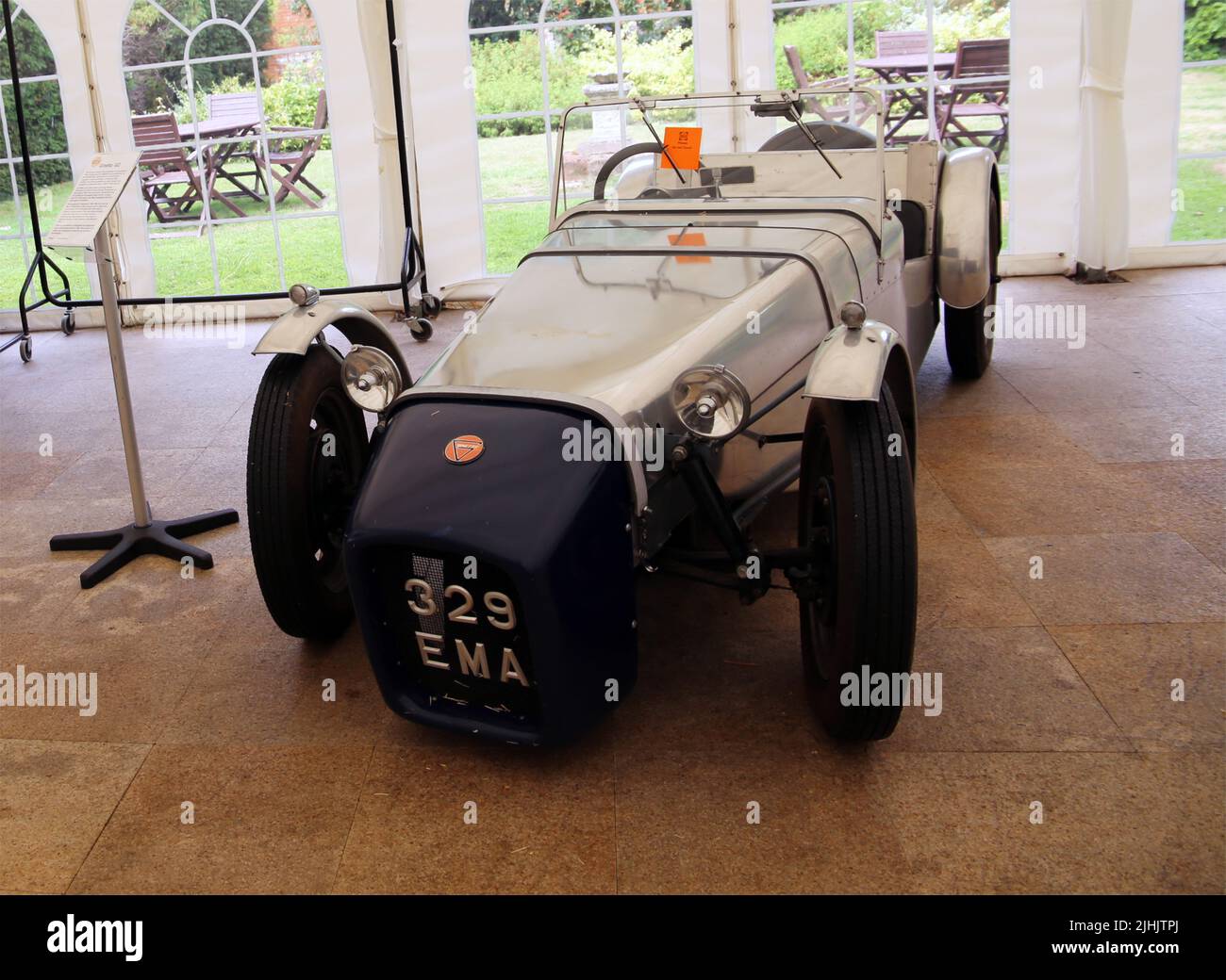 Voiture de course de sport des années 1950 Banque de photographies et d ...