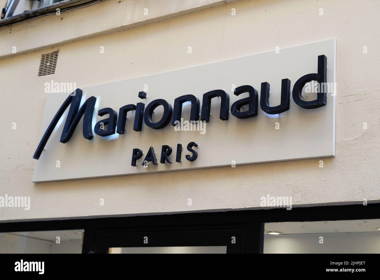 Logo marionnaud Banque de photographies et d’images à haute résolution ...