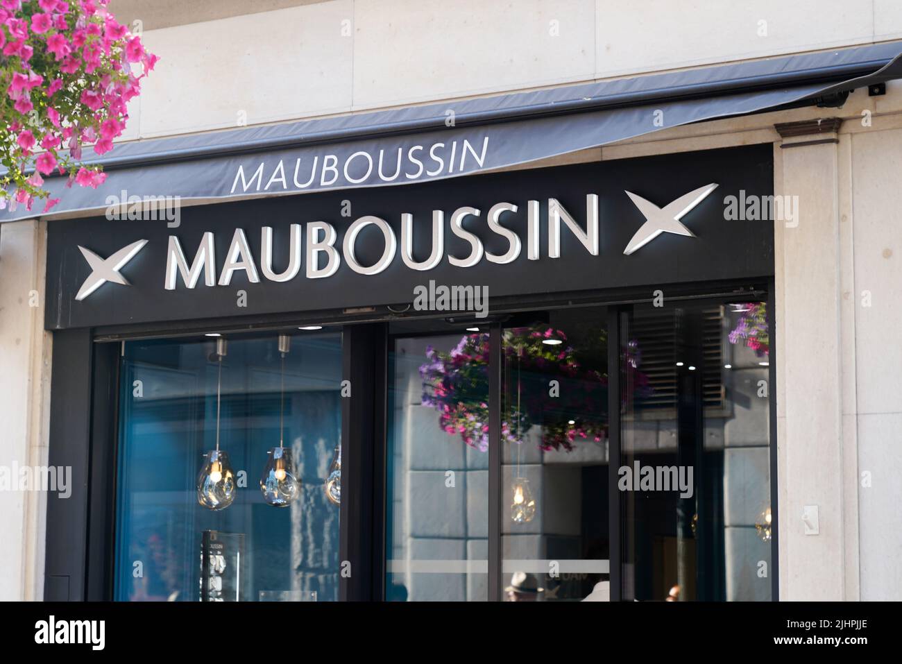 Bordeaux , Aquitaine France - 07 14 2022 : logo mauboussin marque et ...