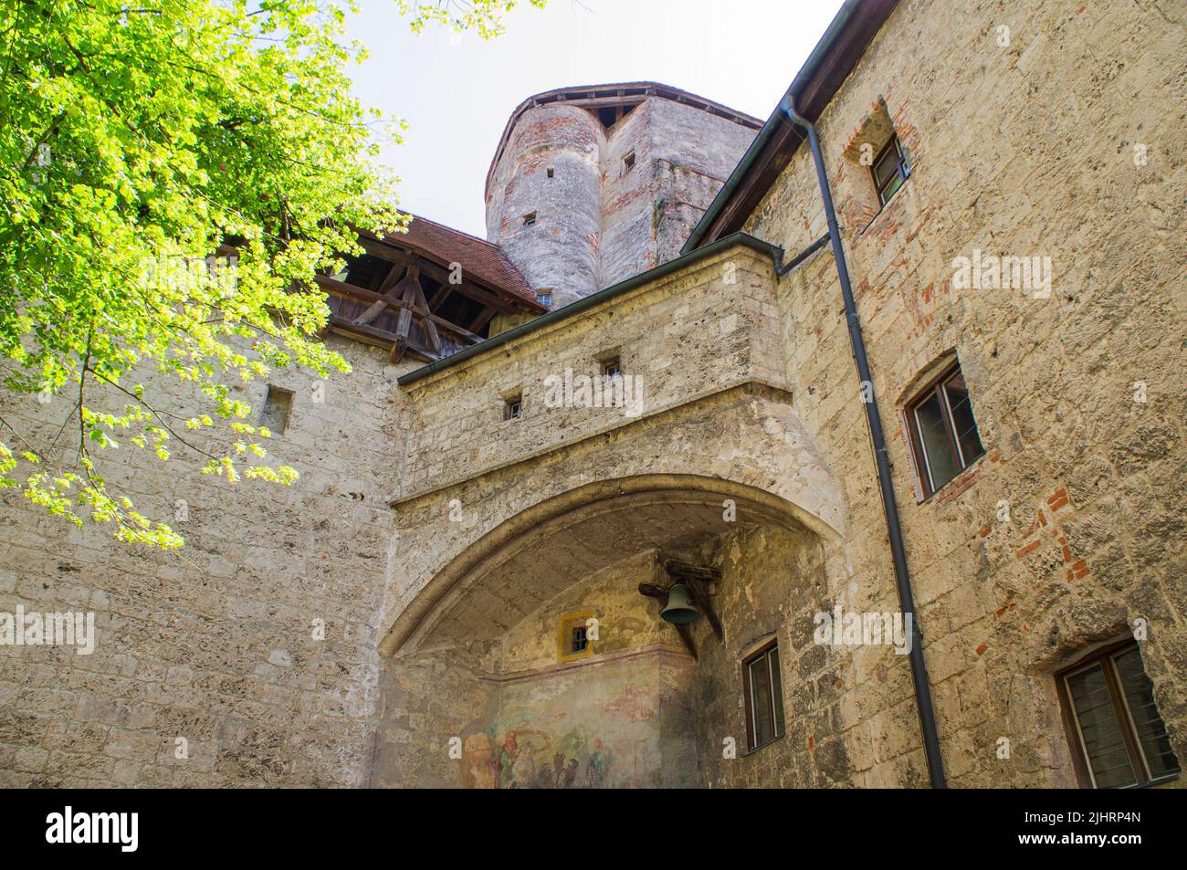 Le château de Burghausen à Burghausen, district de Altotting Land ...