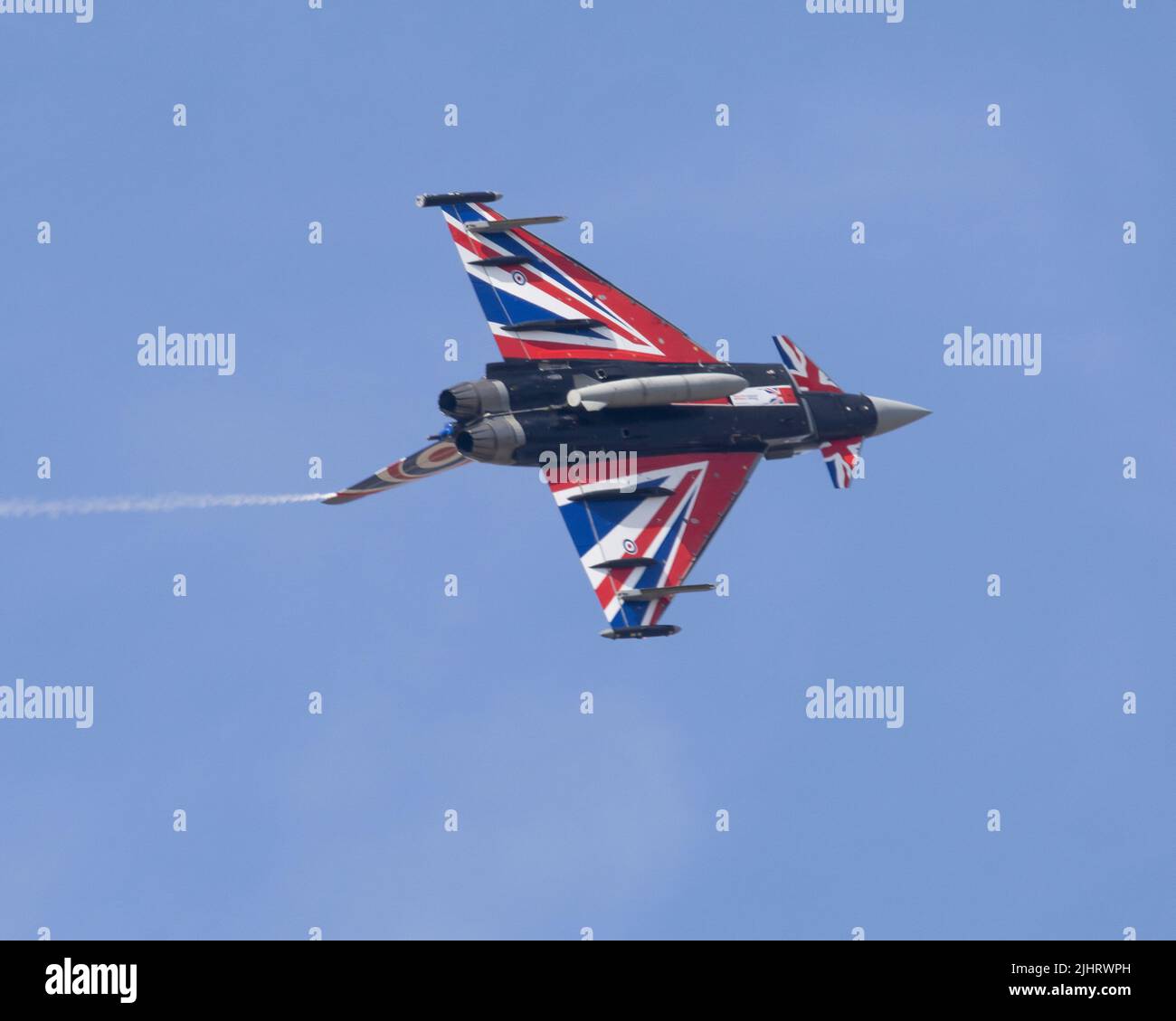L'équipe d'exposition de la RAF 2022 Eurofighter Typhoon GR4 volant au ...