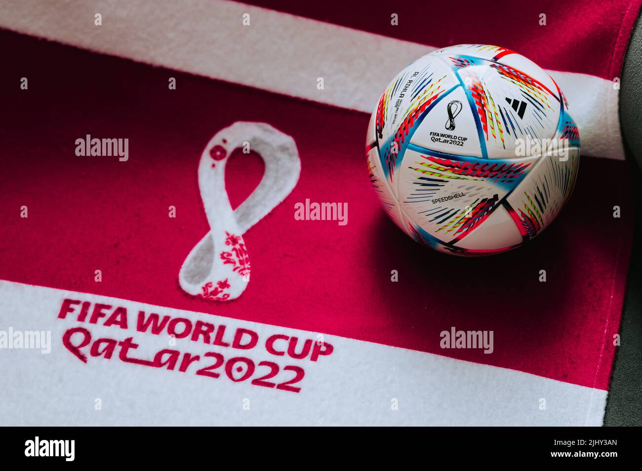 QATAR, DOHA, 18 JUILLET 2022 : ballon officiel de football de la coupe ...