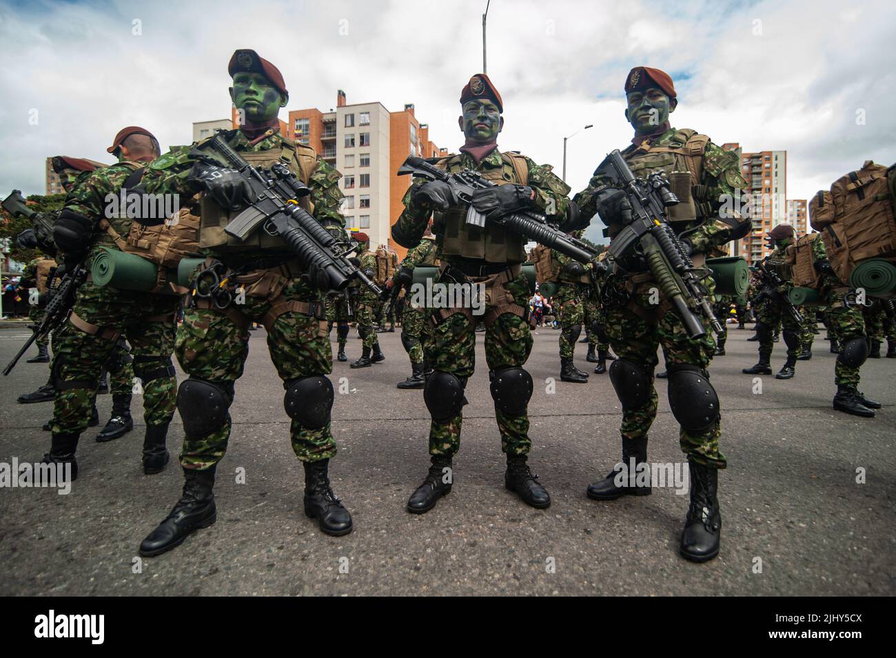 Les commandos spéciaux de l'armée colombienne posent pour une photo ...