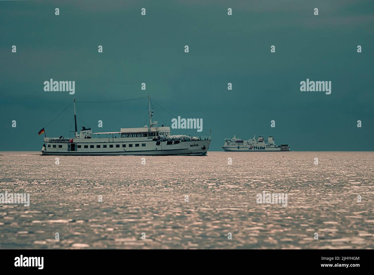 Transport car ferry Banque de photographies et d’images à haute résolution - Alamy