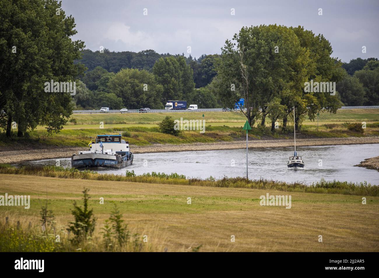 2022-07-22 13:26:53 DE STEEG - Basse eau dans l'IJssel avec expédition ...