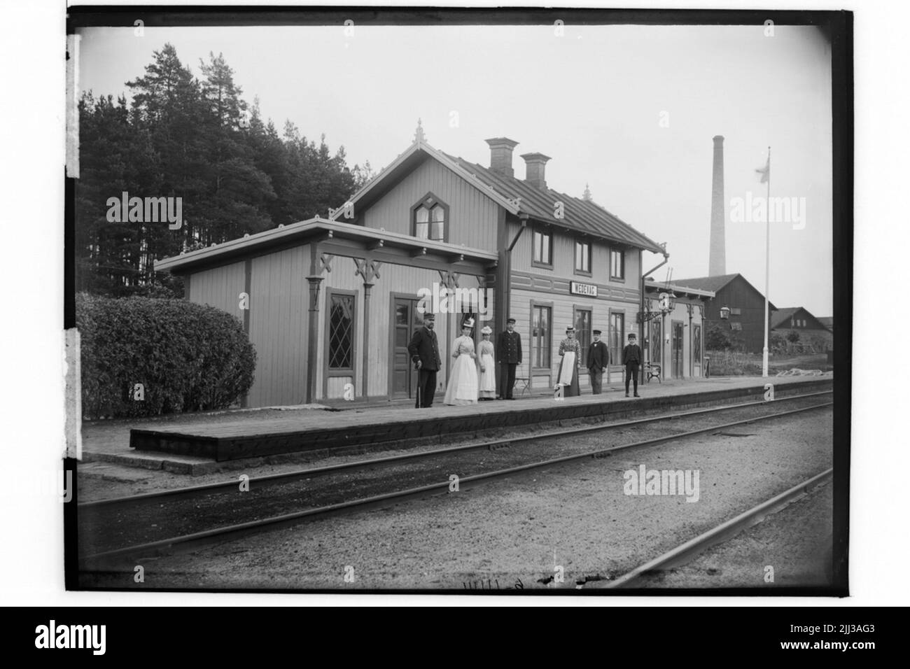 Bâtiment avec deux ailes Banque de photographies et d’images à haute ...