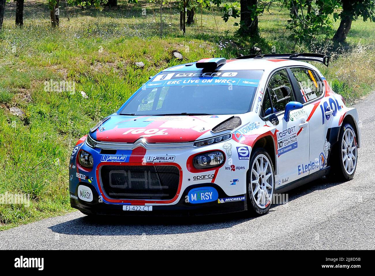 Le pilote Yoann Bonato et son copilote Benjamin Boulloud à bord de leur ...