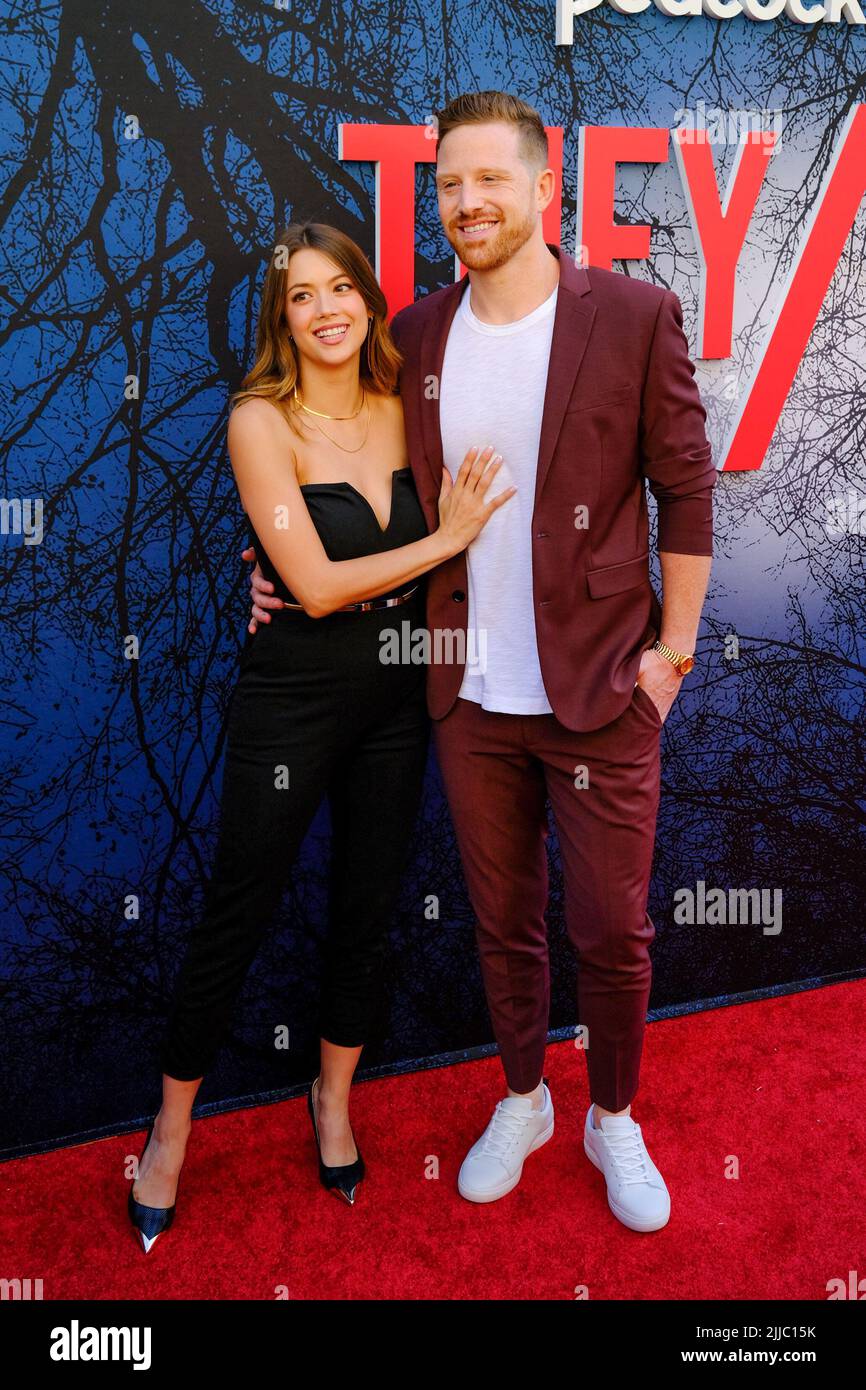 Morgan Lindholm et Boone Platt arrivent à la première de 'ils/eux' à l ...