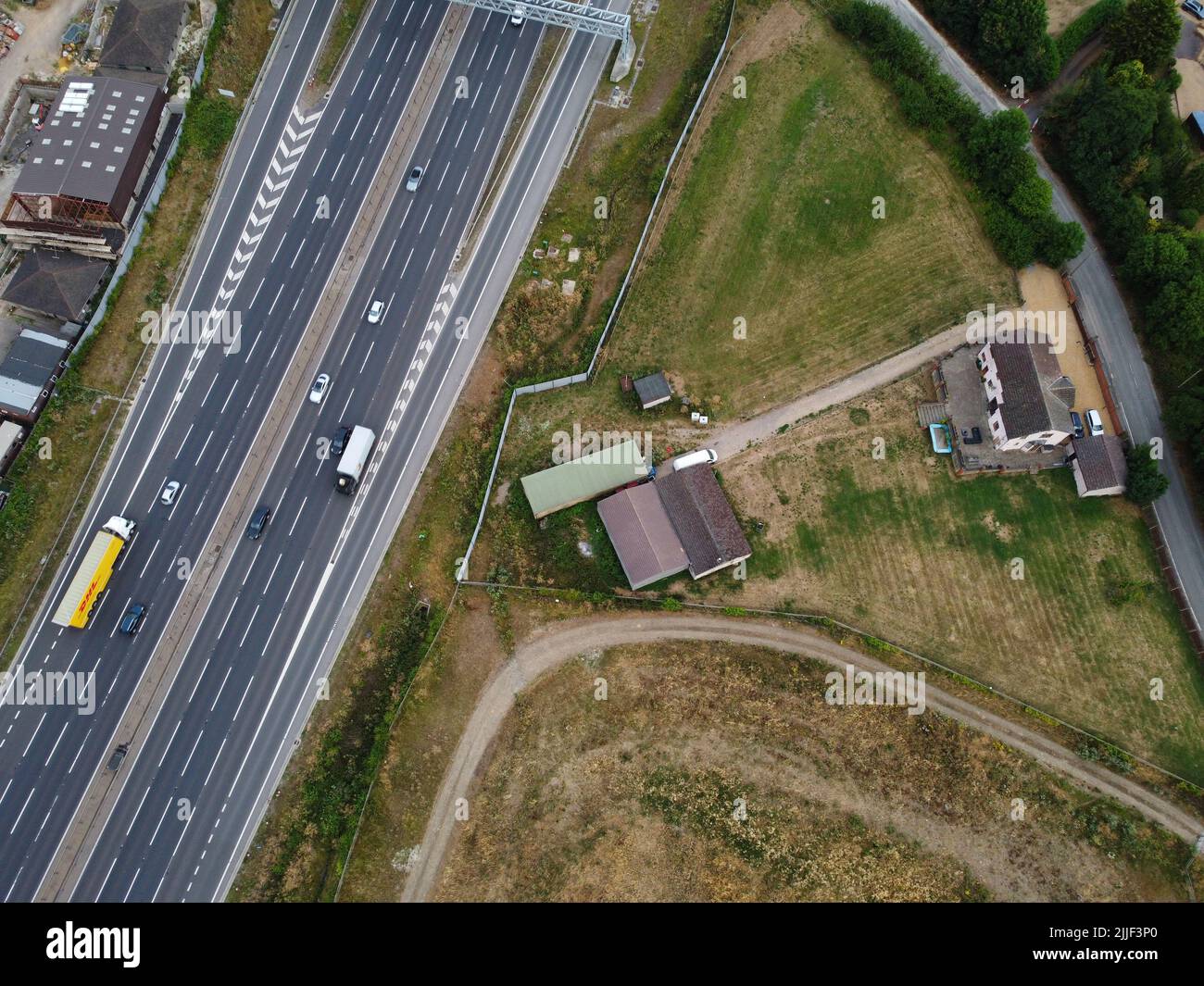 Vue aérienne et images en grand angle des autoroutes britanniques ...