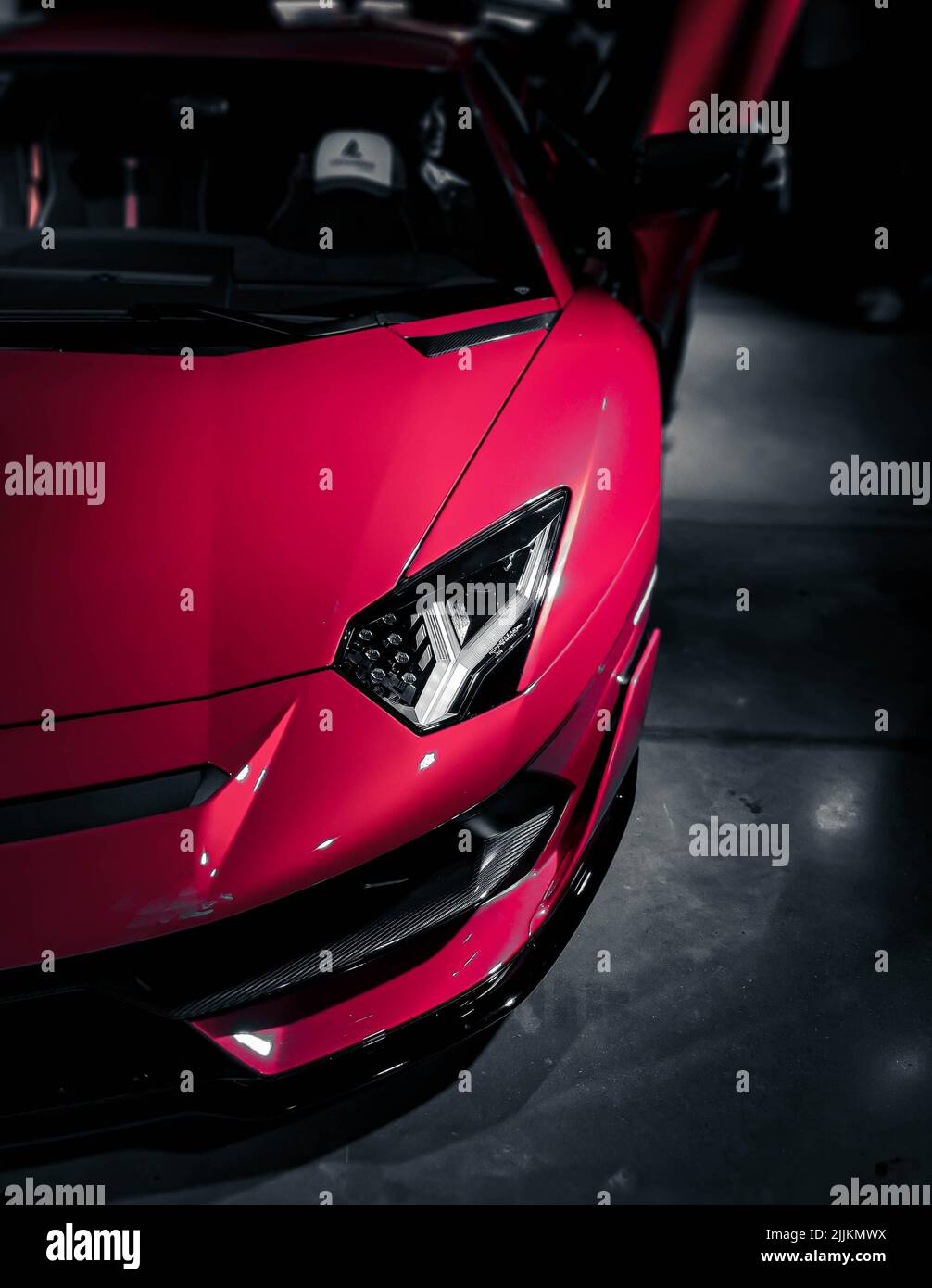 Lamborghini aventador rouge Banque de photographies et d’images à haute ...
