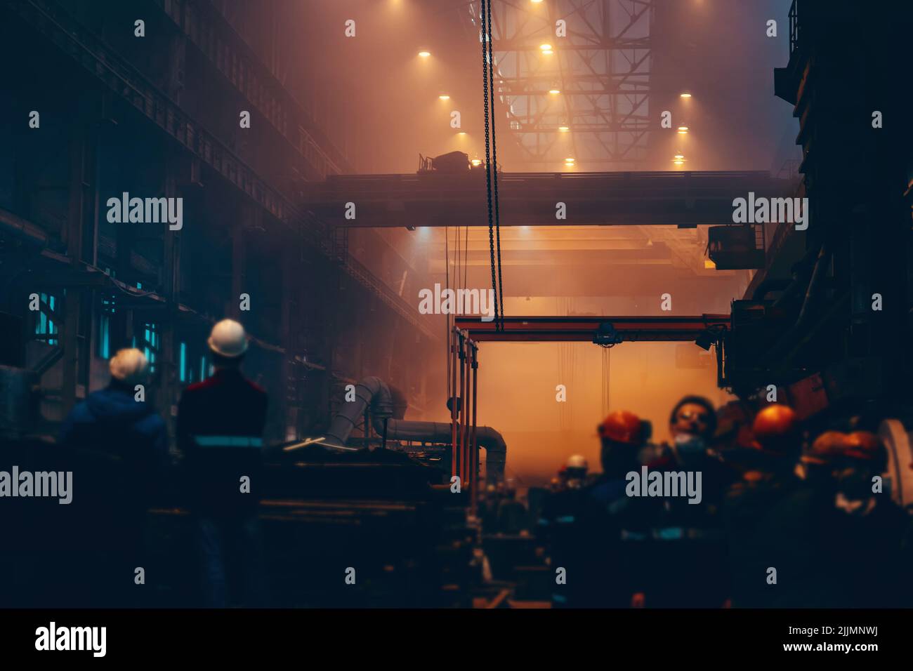 La chaleur et le four de l'usine d'acier Banque de photographies et d ...