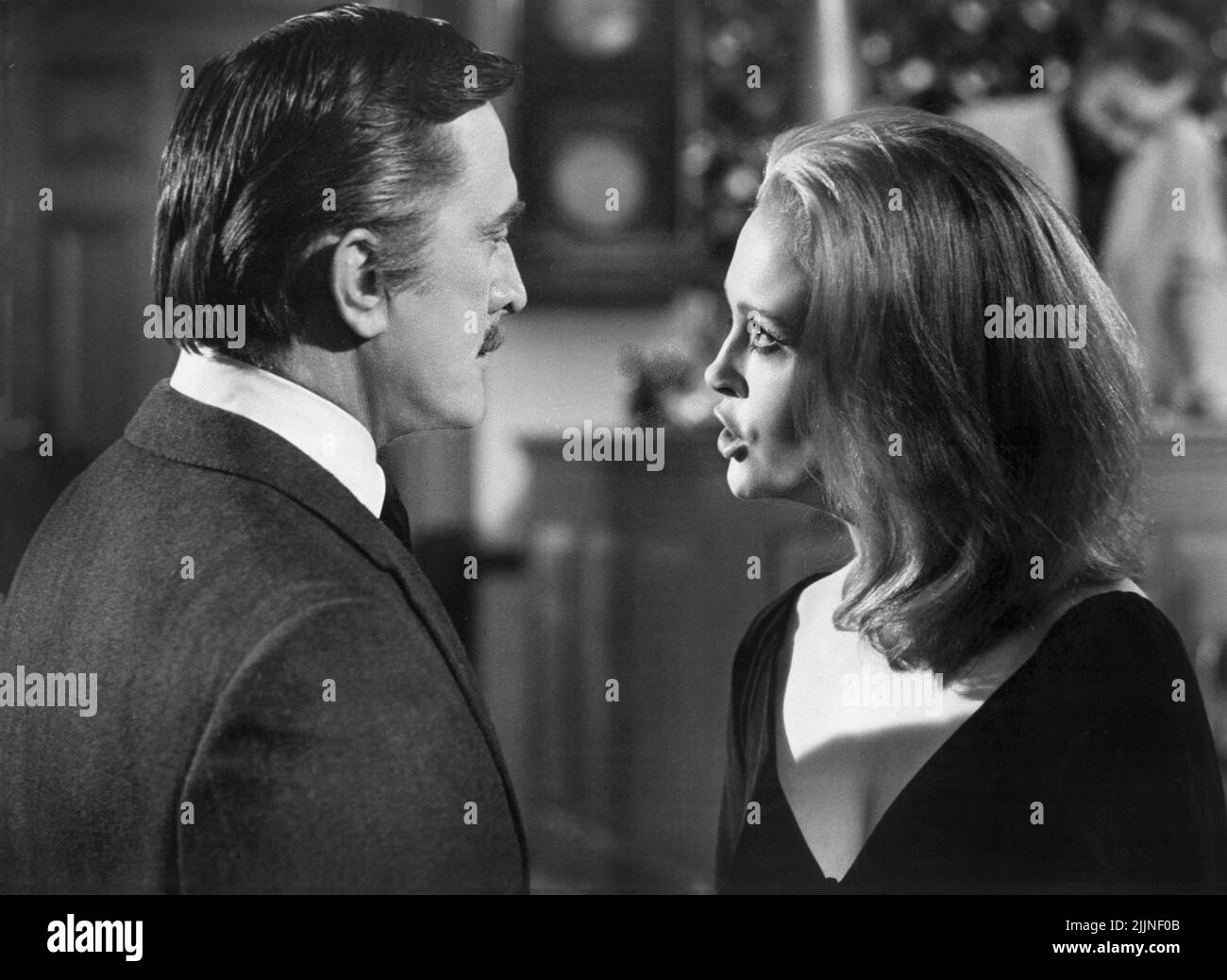 KIRK Douglas, Faye Dunaway, sur le tournage du film, « The Arrangement ...