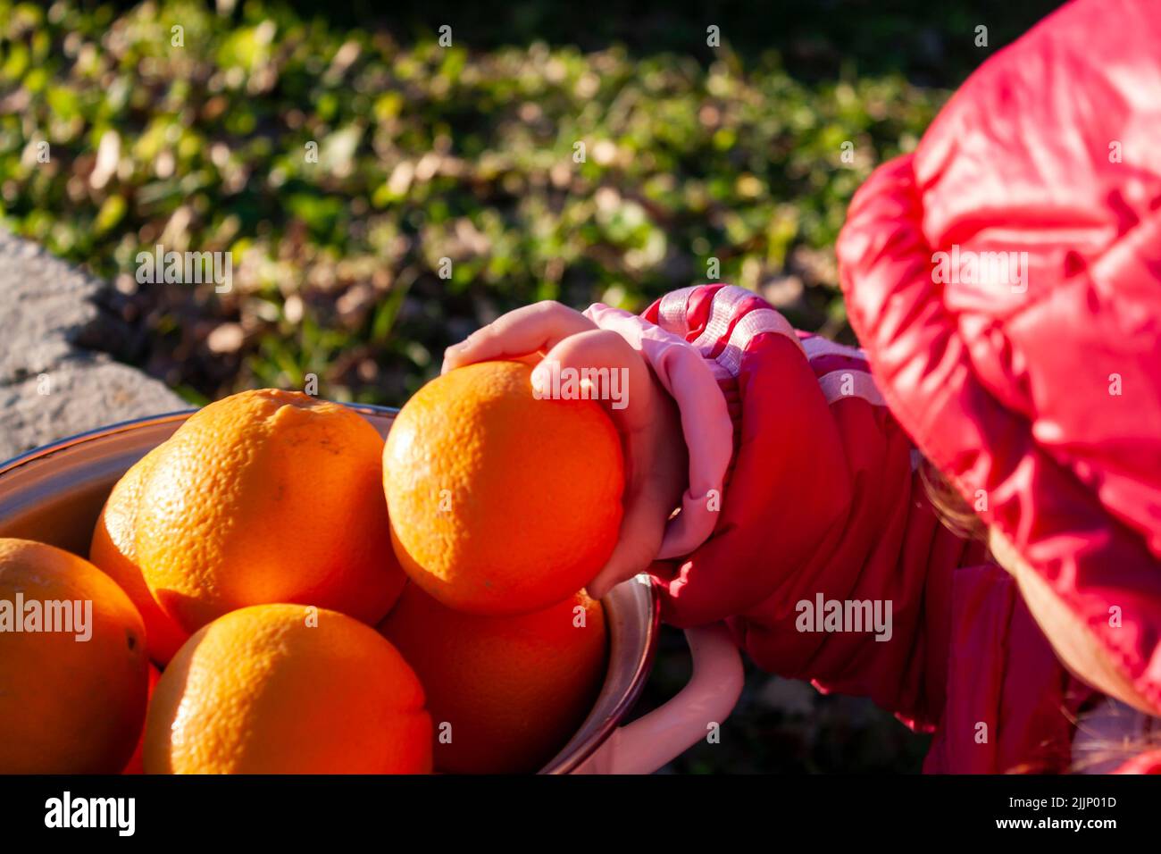 Enfant qui attrape Banque de photographies et d’images à haute ...