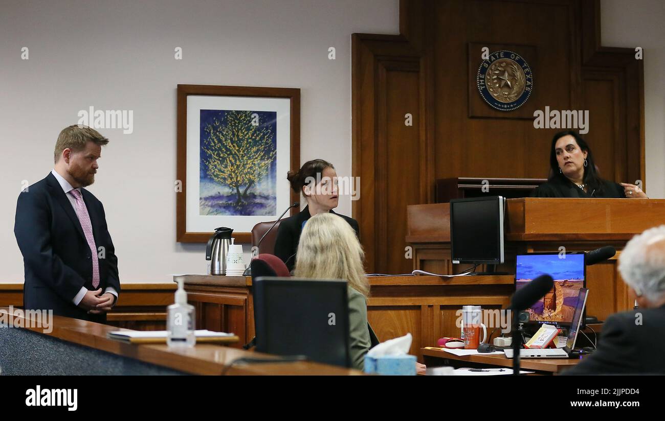 MARK BANKSTON, avocat de Neil Heslin et Scarlett Lewis, parents de la ...