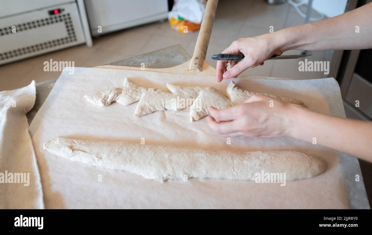 Le processus de fabrication du pain traditionnel français. Des ...