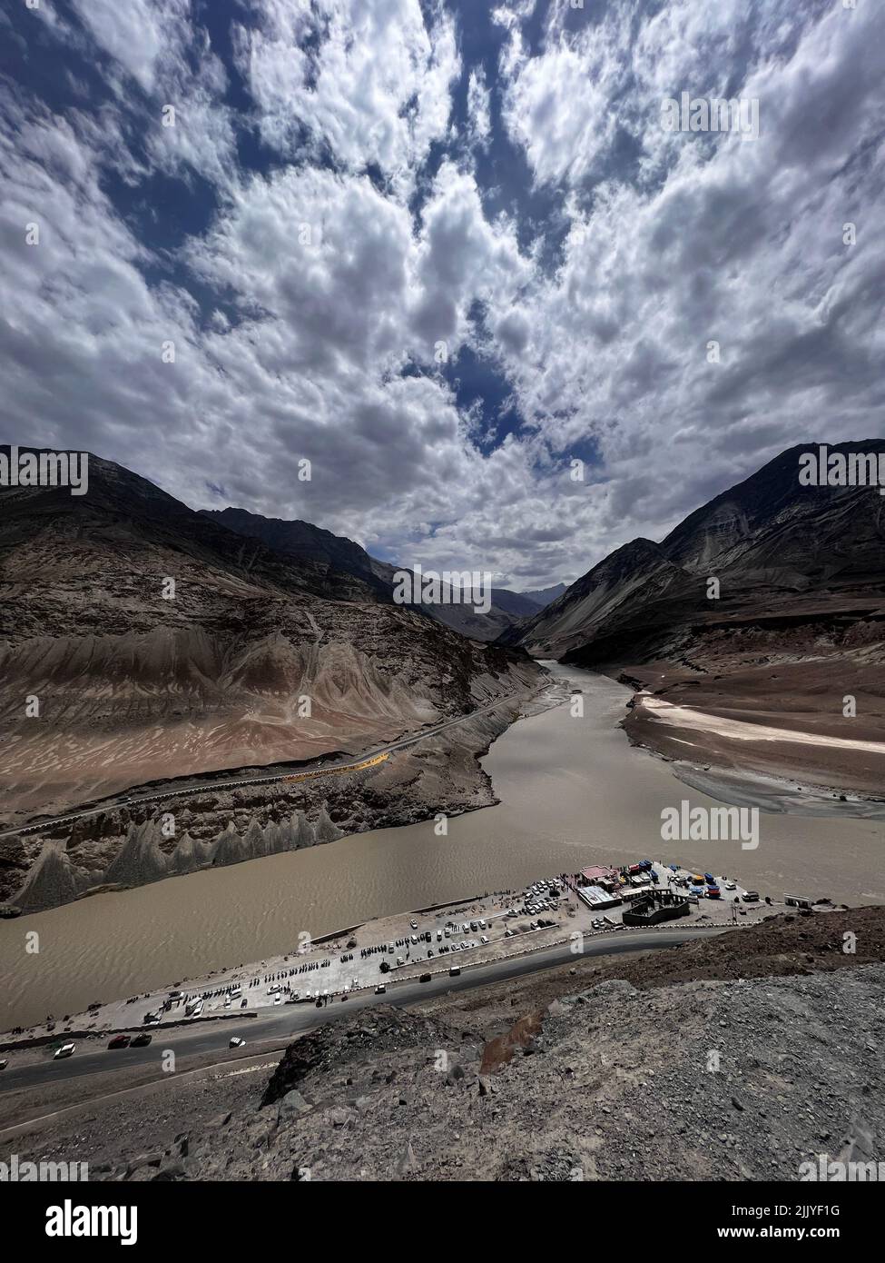 Rivers in ladakh india asia Banque de photographies et d’images à haute ...