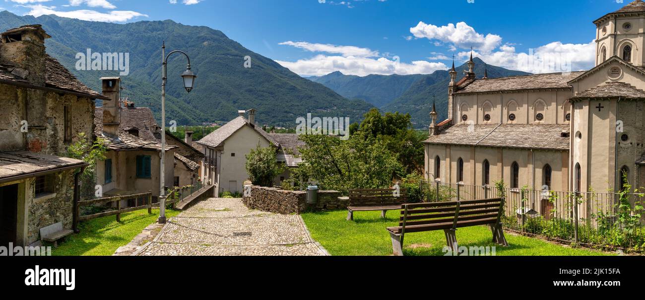 Le centre historique du village de vogogna Banque de photographies et d ...