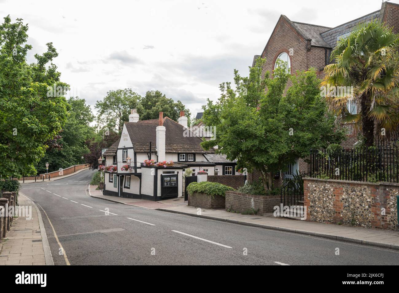 Leatherhead pub Banque de photographies et d’images à haute résolution ...