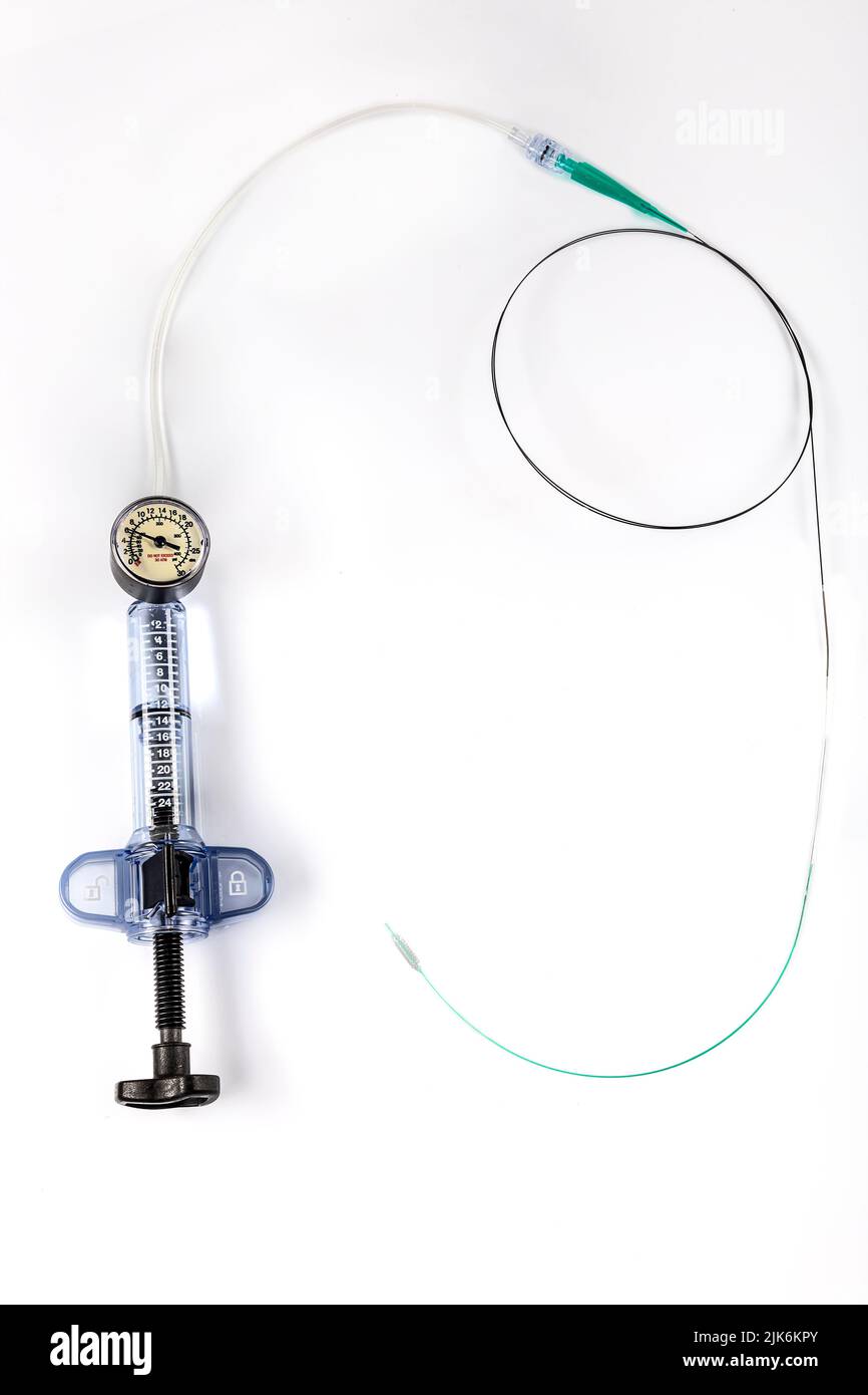 Dispositif de gonflage à ballonnet utilisé dans la procédure d ...