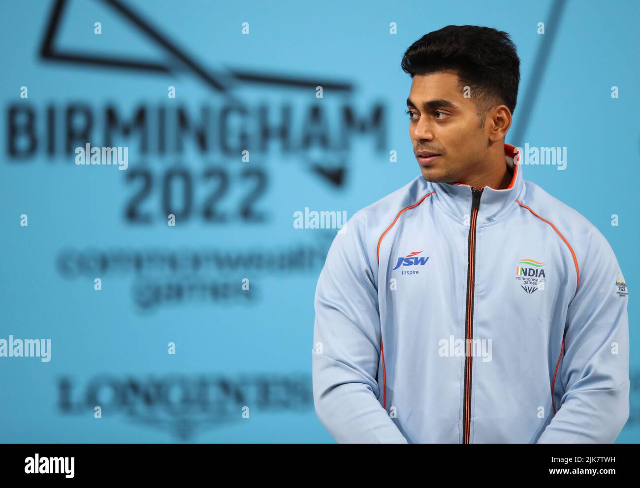 L’Inde Achinta Sheuli célèbre sa médaille d’or à la suite de la finale ...