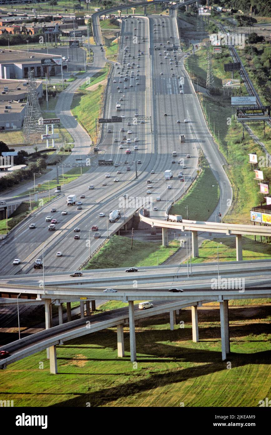 1980S SUPER HIGHWAYS DALLAS TEXAS USA - KM9005 NET002 VOIES HARS ROUTES ...