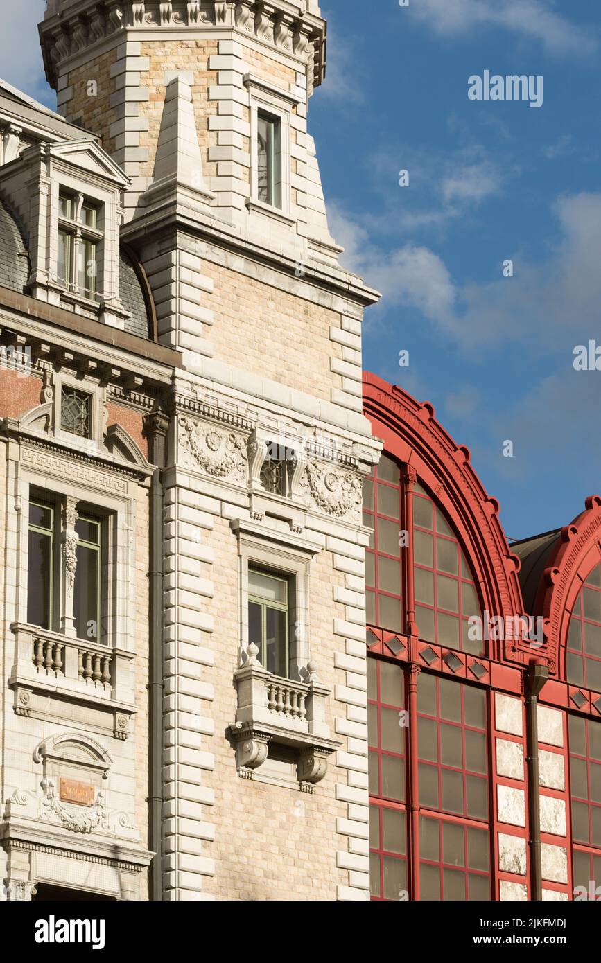 Le toit de la salle de train de la gare centrale d'Anvers était à l ...