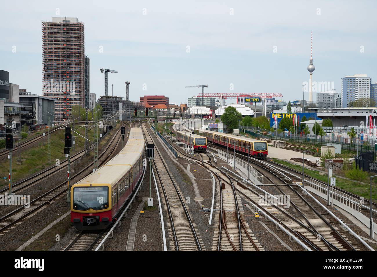 Trains urbains s bahn de berlin Banque de photographies et d’images à haute résolution - Alamy