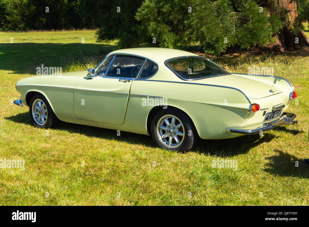 Volvo p1800 classic car Banque de photographies et d’images à haute résolution - Alamy