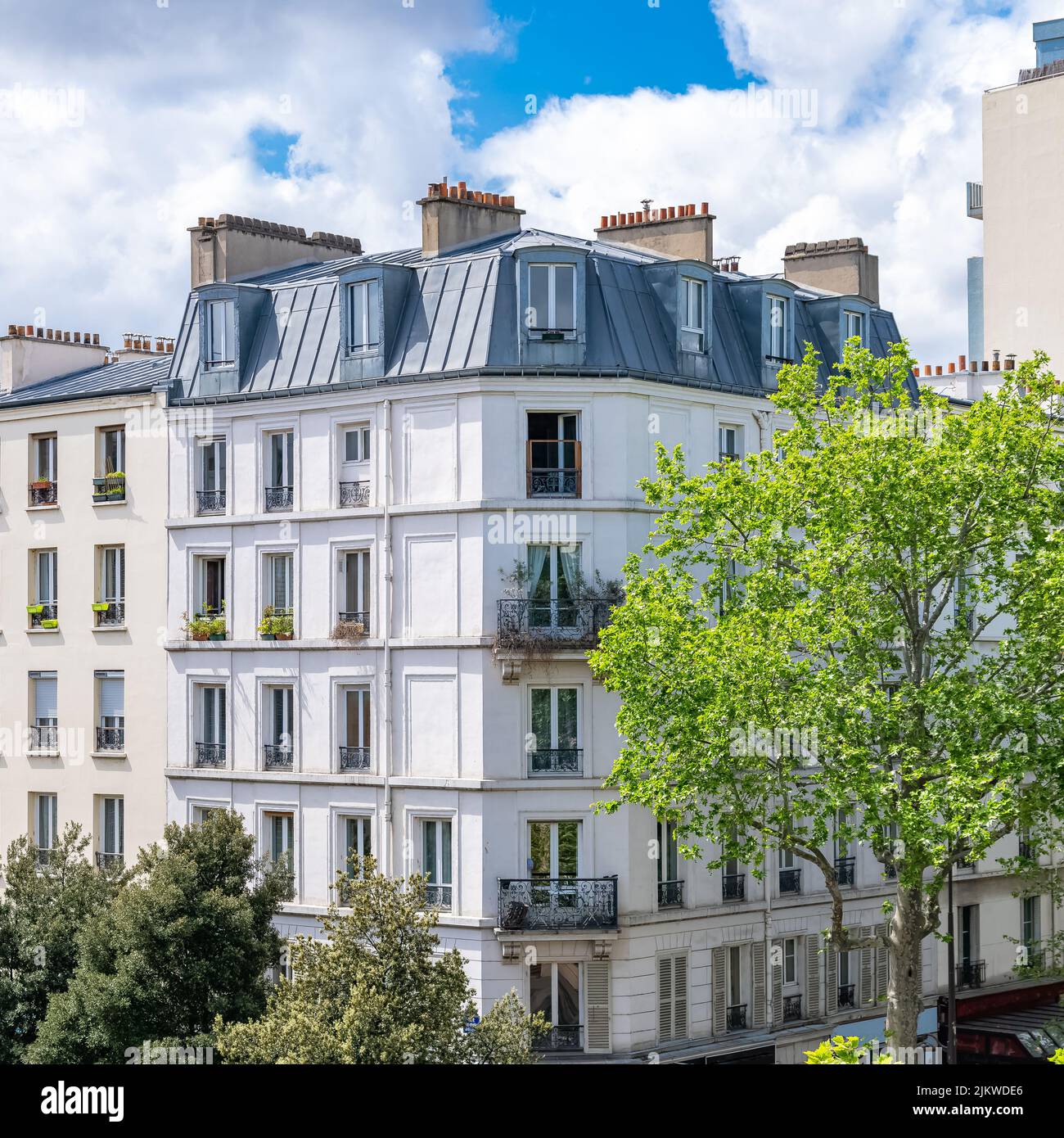 Paris, beaux bâtiments, vue de la coulee verte René-dumont dans le ...