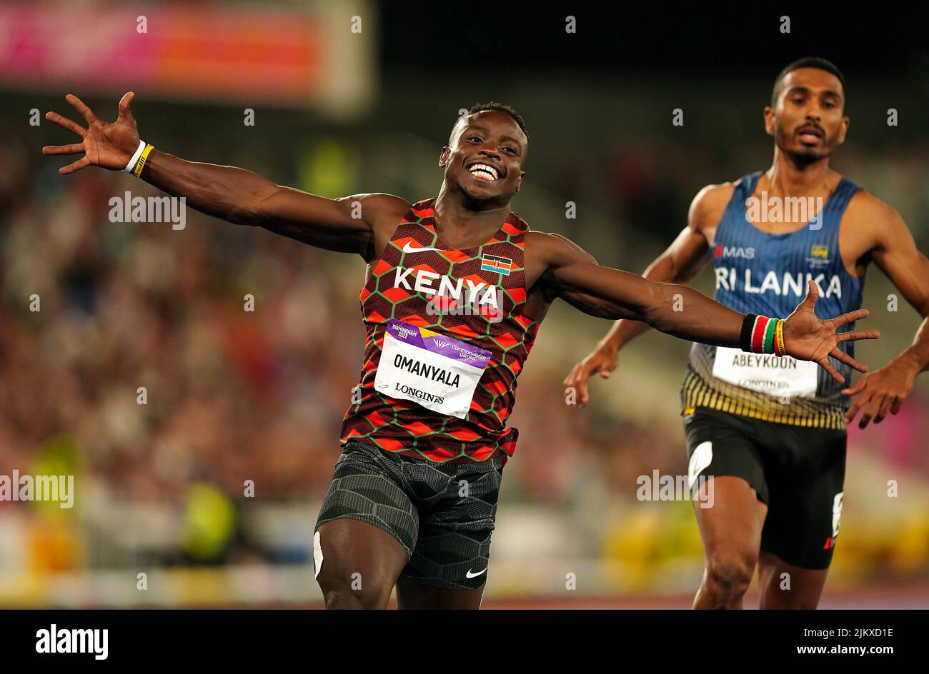 Le Kenya Ferdinand Omanyala célèbre la victoire de la finale masculine ...
