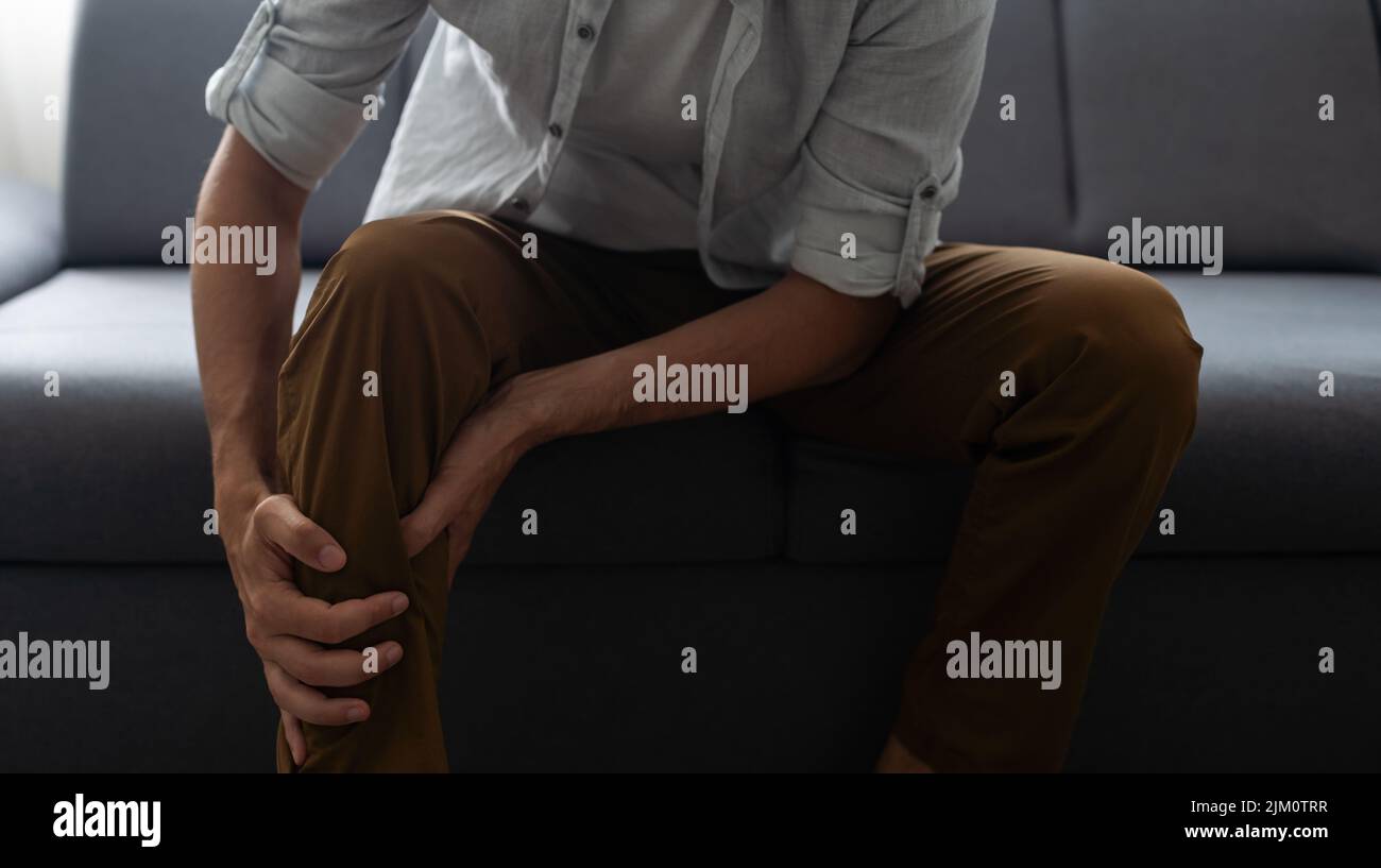 Bursite du genou Banque de photographies et d’images à haute résolution ...