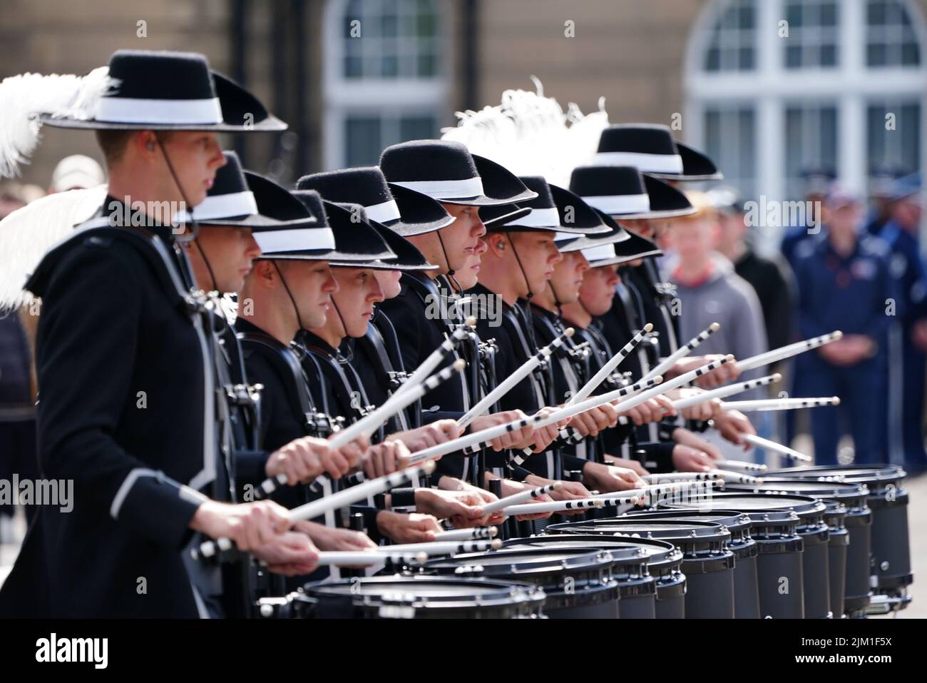 Le Top Secret Drum corps de Suisse lors de la répétition de travail pour le Royal Edinburgh ...