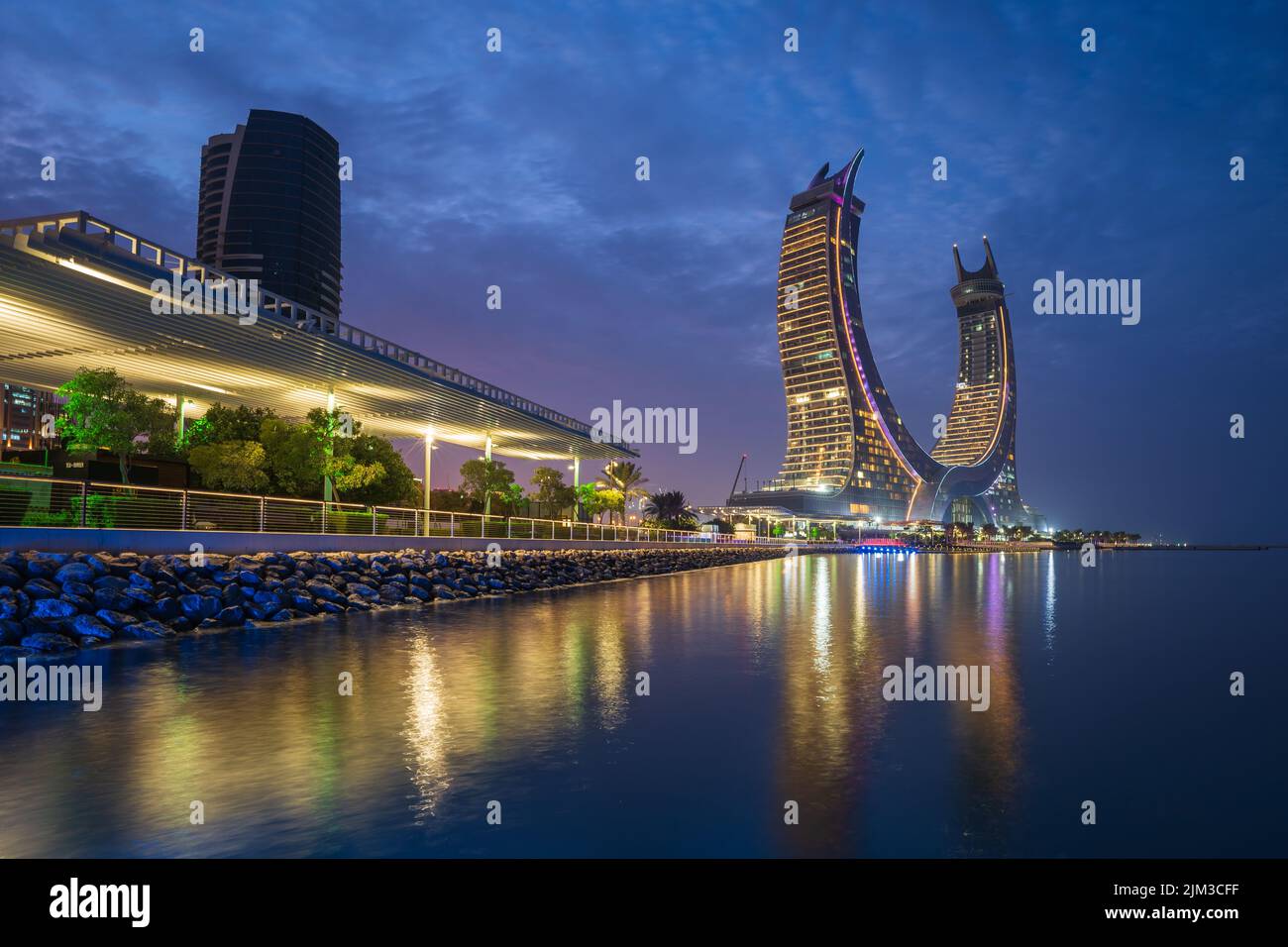 Katara Twin Tower Hotel, Lusail Marina Park Doha, Qatar Photo Stock - Alamy