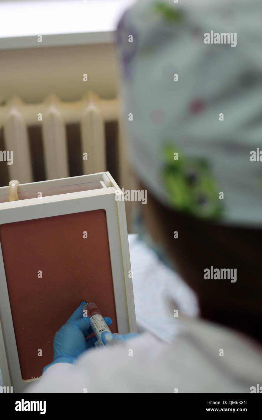 Odessa, Ukraine. 16th novembre 2021. Un étudiant en médecine a vu ...