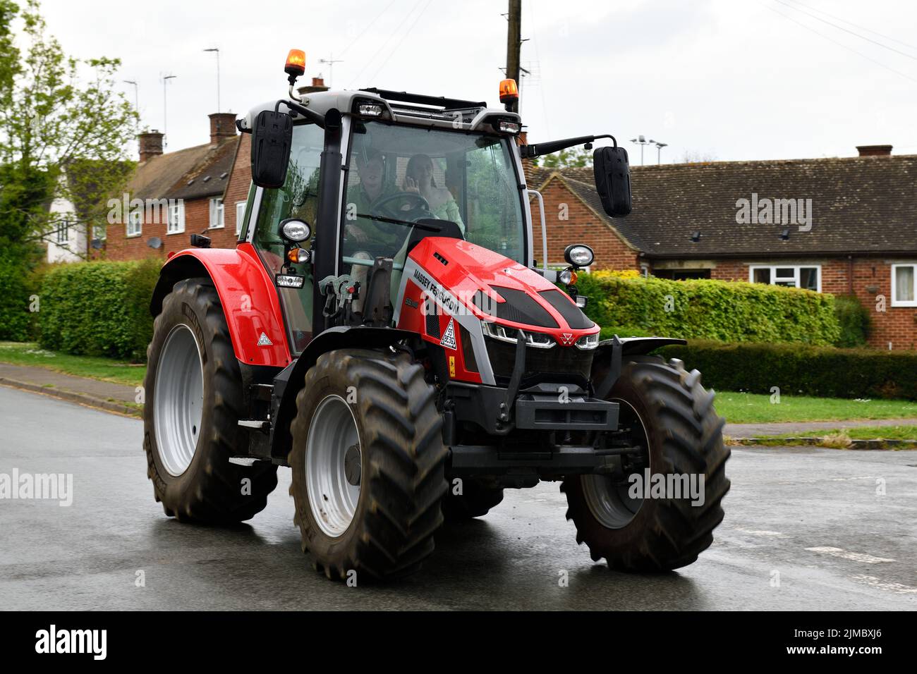 Massey ferguson 145 tractor Banque de photographies et d’images à haute ...