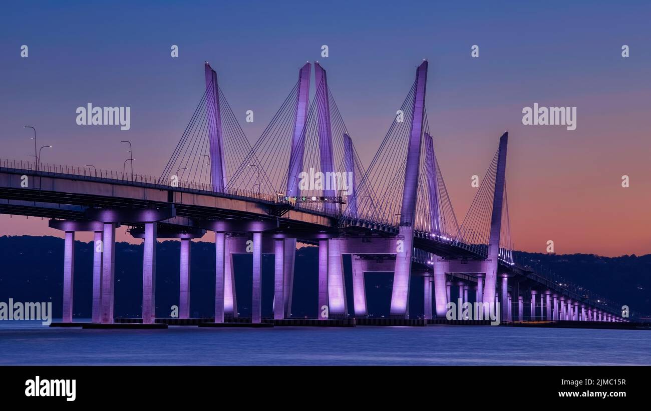 Gouverneur mario m cuomo bridge Banque de photographies et d’images à ...