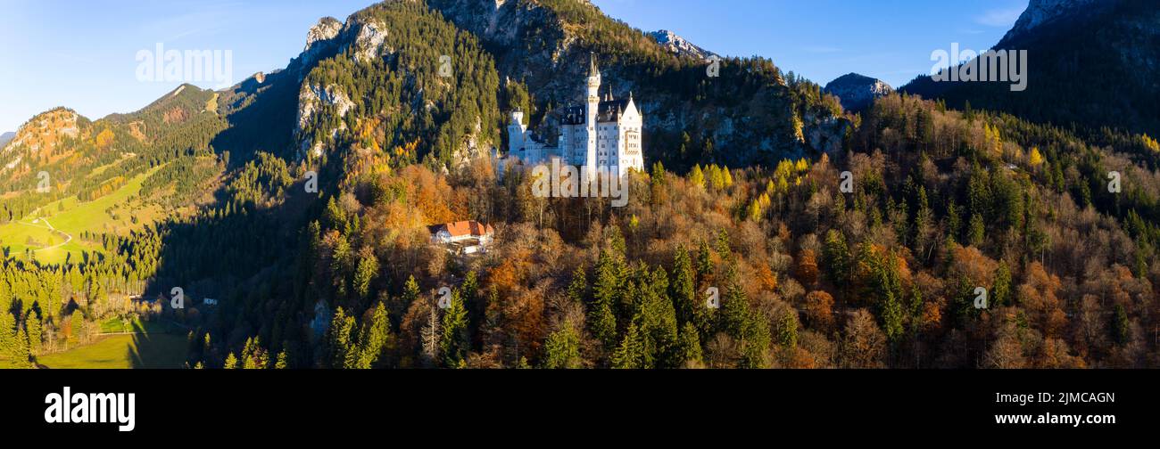 Vue aérienne, Château de Neuschwanstein, Forggensee, Schwangau, Bavière ...
