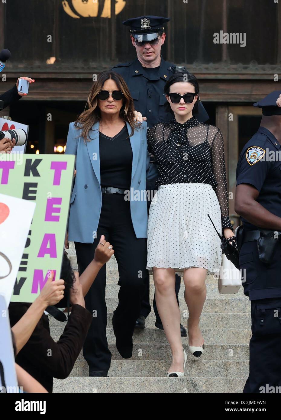 Mariska Hargitay sur l'ensemble de la loi et de l'ordre SVU -EN PHOTO ...