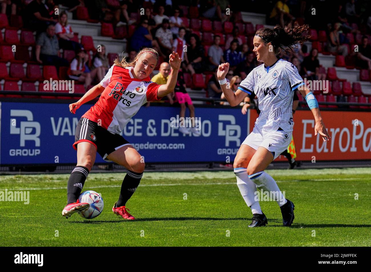 Rotterdam - Anne van son de Feyenoord Vrouwen 1, Saar Verdonck du Club ...