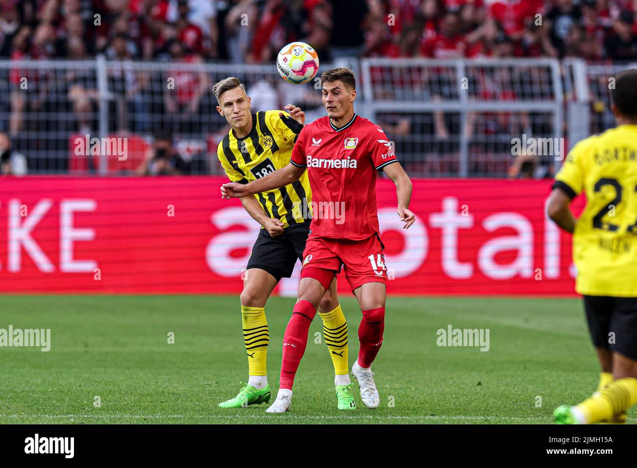 Nico schlotterbeck borussia dortmund Banque de photographies et d’images à haute résolution - Alamy