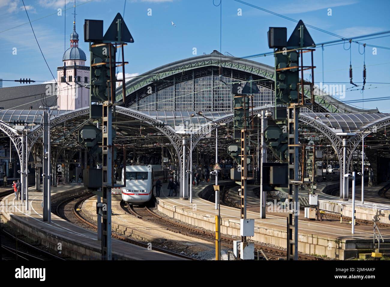 Cologne central station Banque de photographies et d’images à haute ...