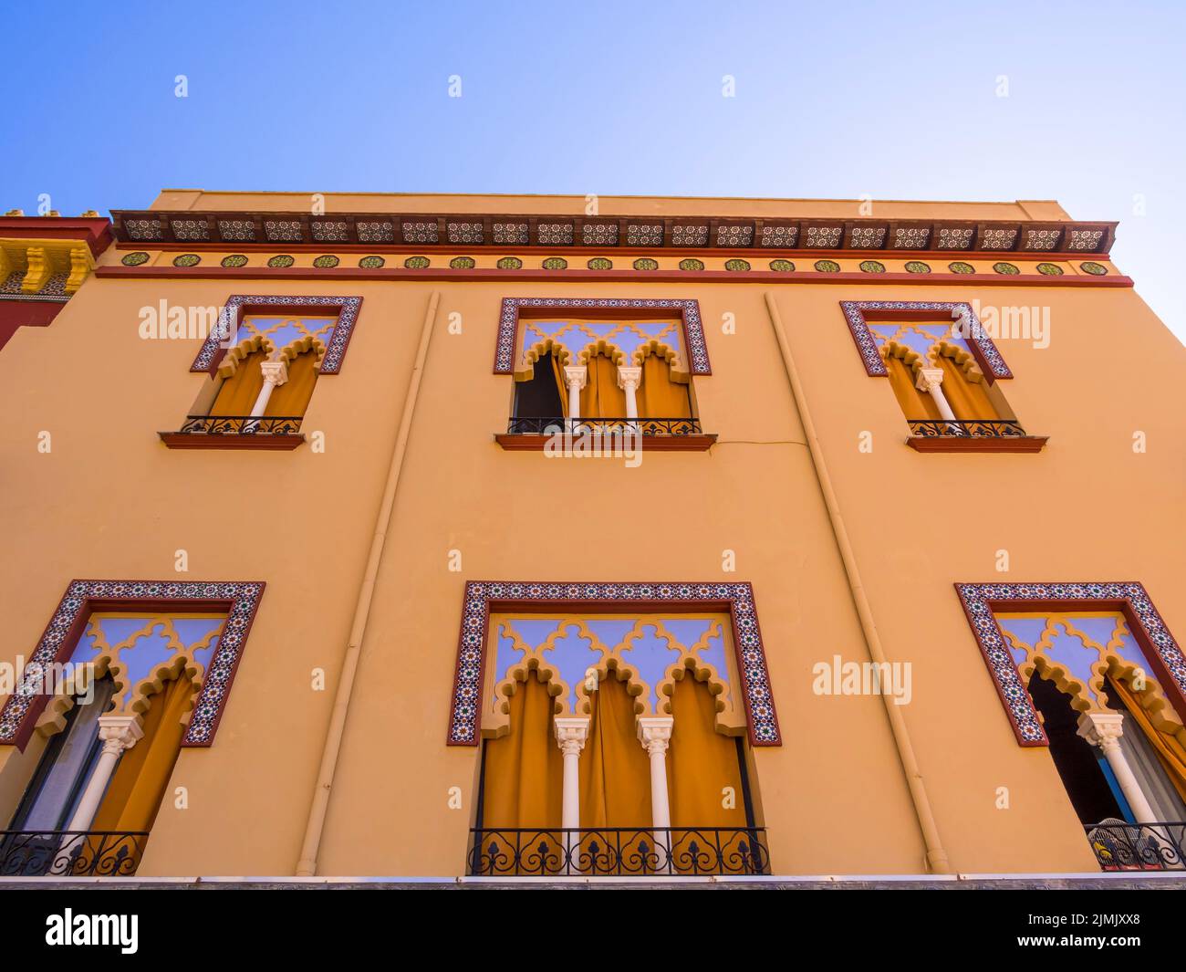 Façade de style mauresque Banque de photographies et d’images à haute ...