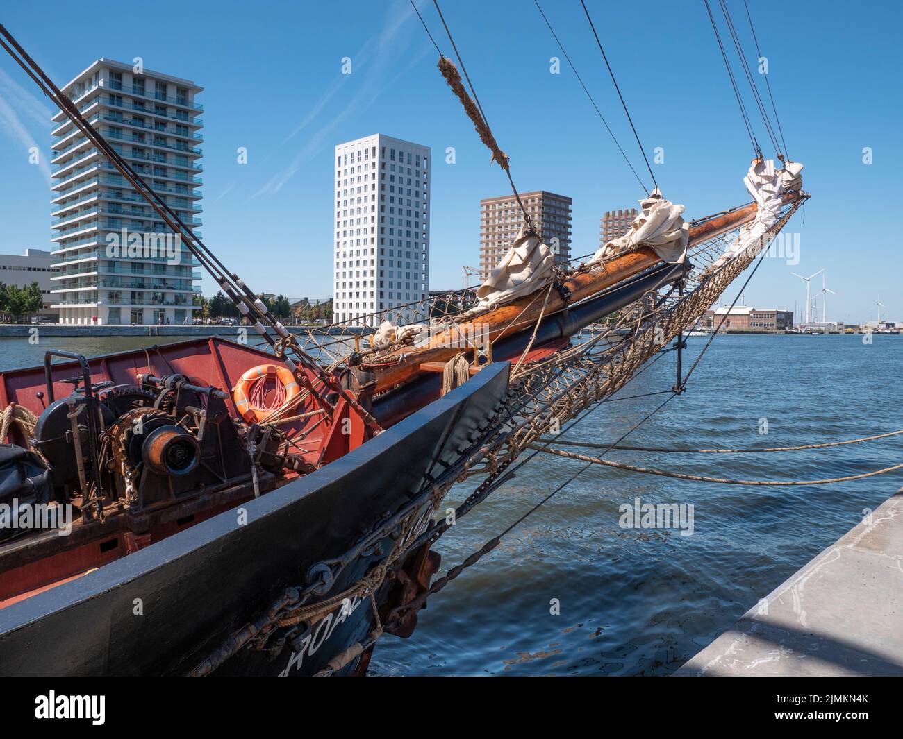 Anvers, Belgique, 24 juillet 2022, courses de grands navires, La proue ...