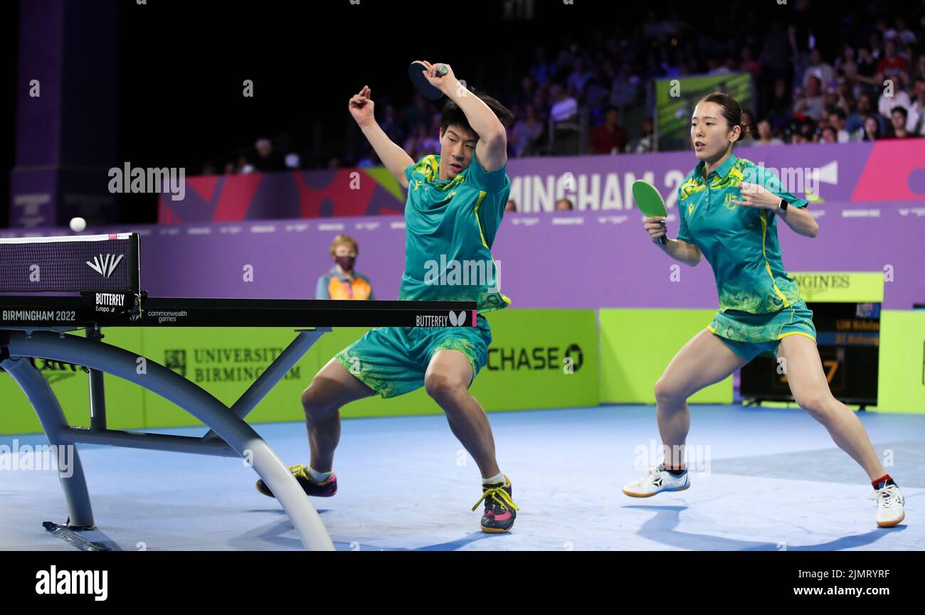 Nicholas Lum et Minhyung Jee d’Australie se disputent pendant la ...