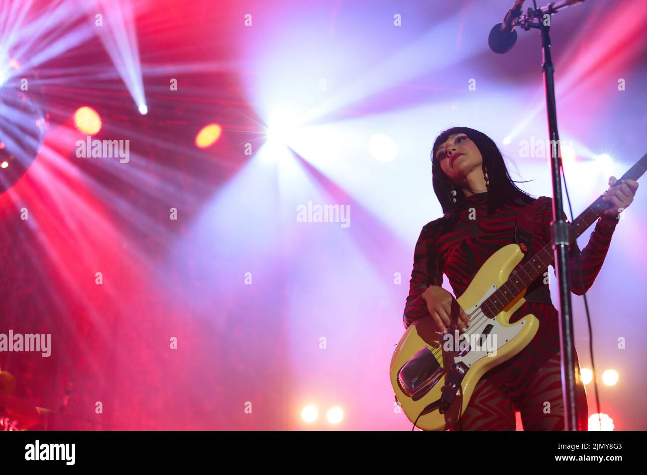 Laura lee khruangbin Banque de photographies et d’images à haute résolution - Alamy