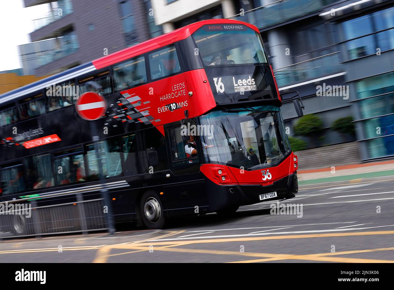 Leeds 36 bus Banque de photographies et d’images à haute résolution - Alamy