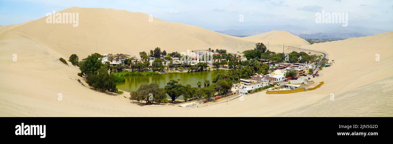 Oasis huacachina Banque de photographies et d’images à haute résolution ...
