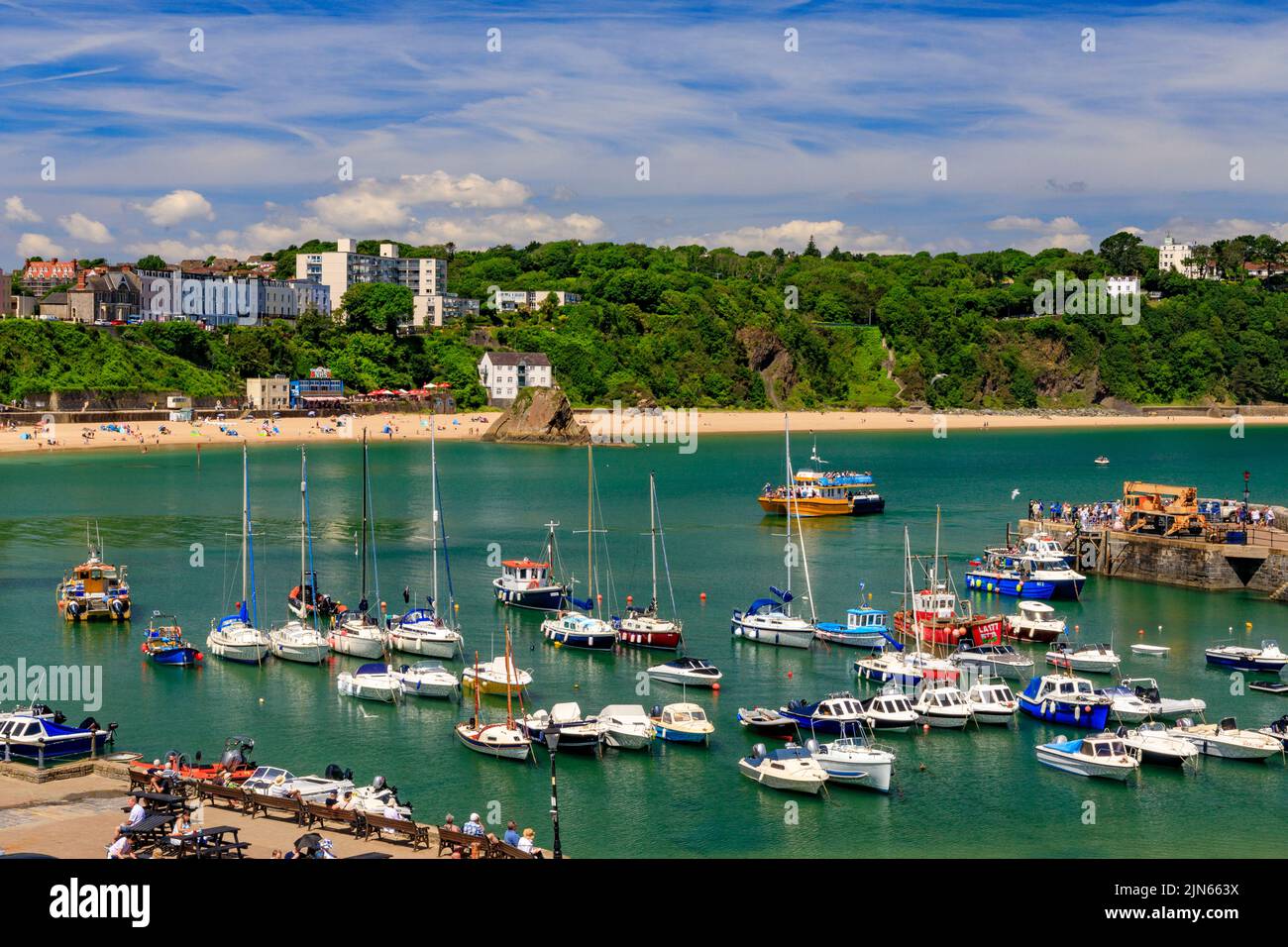 Tenby plage et port Banque de photographies et d’images à haute ...